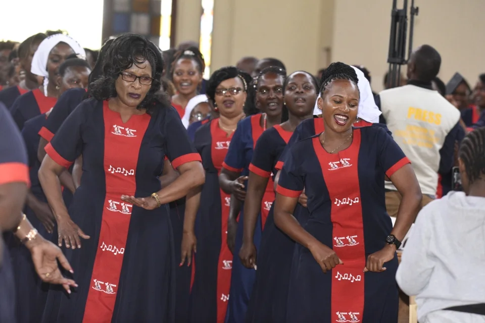 Choir Members Commissioned with a Call to Make the Assembly Holy ...